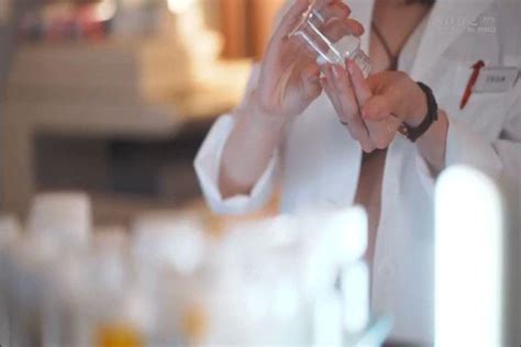 Stars 919 路上で倒れたボクを介抱してくれた人妻薬剤師が部屋を訪ねてくるようになり気づいたら勃起薬を盛られ何度もイカされていた… 天宮