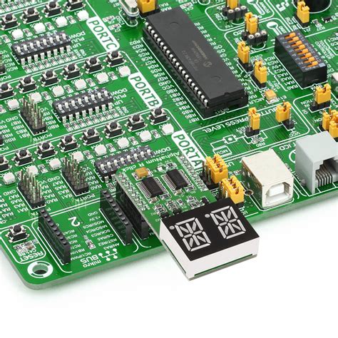Alphanum Click — Board With Dual Character 14 Segment Alphanumeric Led Display Mikroelektronika