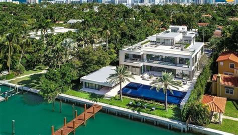 داخل بزرگترین ملک فروشی در میامی آمریکا چه شکلی است؟ فیلم