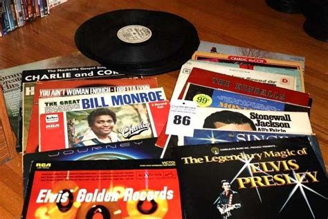 Vinyl Albums 3 5 Elvis Journey Hank Williams Lorretta Lynn Etc 40 Comas Montgomery