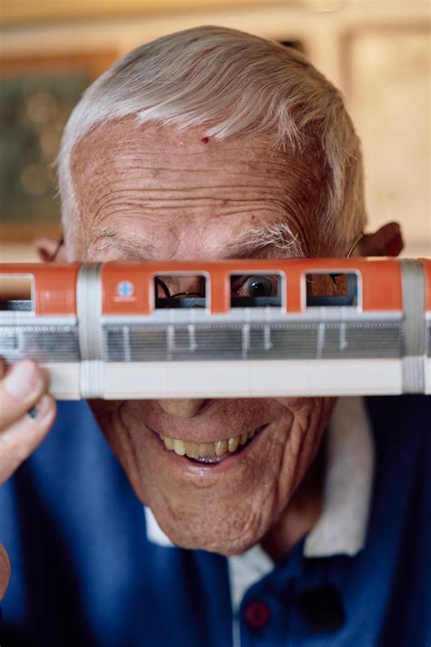 At 93 Legendary Disney Imagineer Bob Gurr Has Stories To Tell Los
