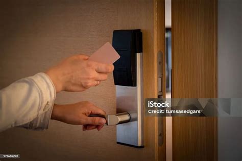 Silvertech Electronics Access Control System For Commercial Fixed Frequency Emission Mode At