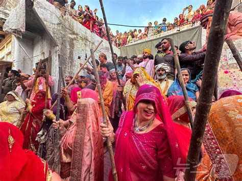 뉴스1 Pick 색의 향연으로 봄맞이 인도 홀리 축제 뉴스1