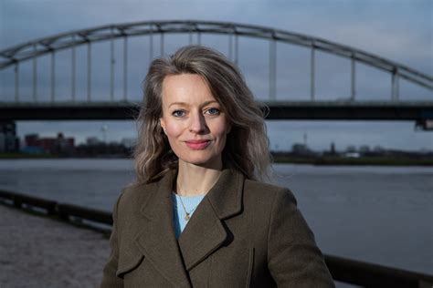 Anna Uit Deventer Neemt In Thriller Bekende Angst Bij Vrouwen Weg