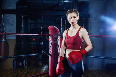 여성 권투 장갑을 끼고 사진 무료 다운로드 Lovepik