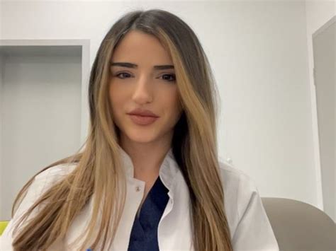 Д р Сибел Кафалиева Иска ми се и ние лекарите да не забравяме да се грижим добре за