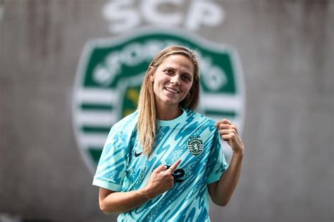 Há Nova Guardiã Anna Wellmann é Reforço Do Sporting