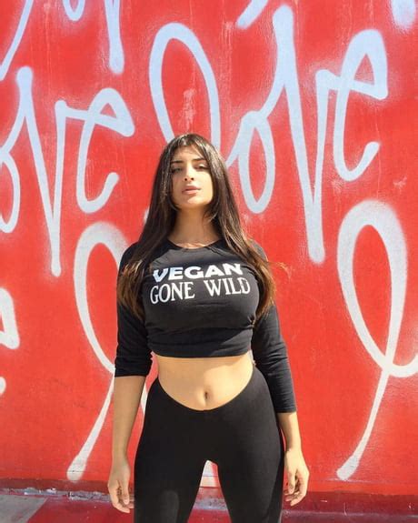 Emira Kowalska Fashion Icon