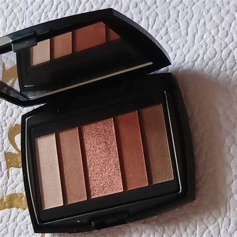 Палетка теней — цена 400 грн в каталоге Тени для век Купить товары для