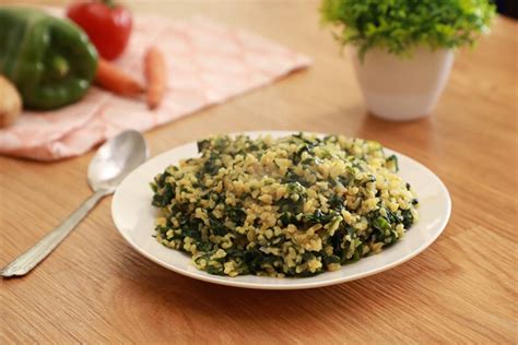 طريقة عمل سبانخ بالبرغل للرجيم بالفيديو وصفات طبخ