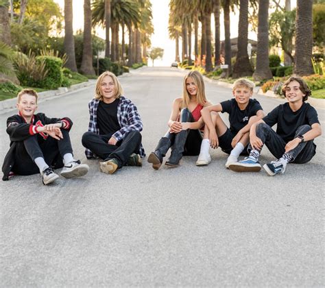 Meet Ruby And The Thorns Teen Rock Band Shoutout La