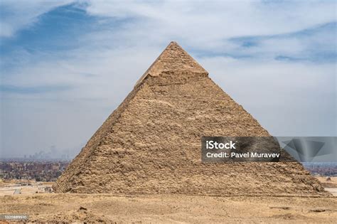 기자 플라톤에서 피라미드의 일반적인 보기 카프레의 피라미드는 두 번째로 큰 고대 이집트 피라미드 그레이트 스핑크스 옆에 는 기자