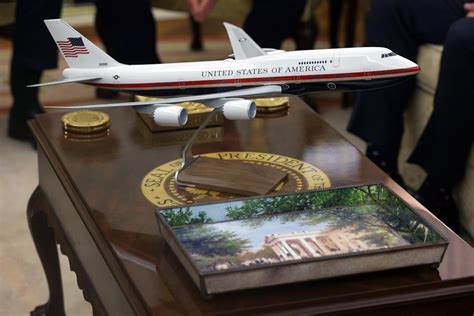 Trumps Air Force One New Paint Scheme Includes Gold Red White And