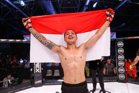 Cornellius Bawa Kemenangan Perdana Di Cage Warriors 154 Antara News