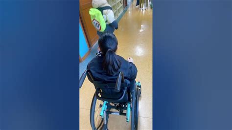 유리유나의 일상👯‍♀️유리는 컨디션이 별로인지 짜증을😅ㅎㅎㅎ 오늘도 6시부터 초단위로 움직인 엄마 최정욱 😊오늘도 각자의 위치에서 화이팅💪 Youtube