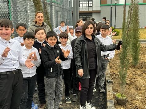 საბირკენდის N1 საჯარო სკოლის ეზოში მოსწავლეებმა ნერგები დარგეს Etm Ge ერის ტექნოლოგიური