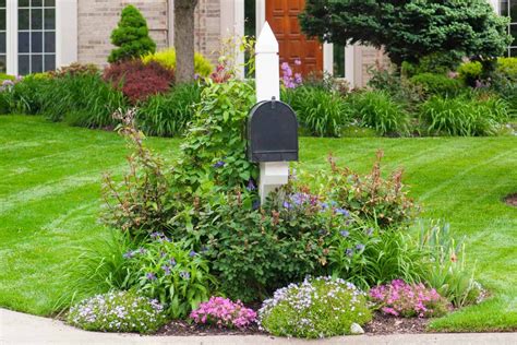 7 Mailbox Landscaping Ideas Youll Want To Copy