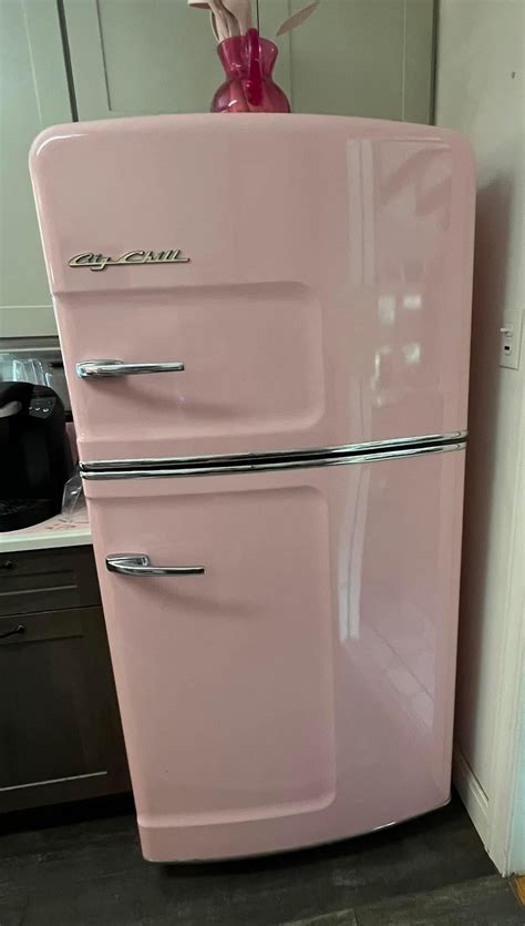 Pin By Aurora On Coisinhas Vintages Vintage Fridge Pink Kitchen