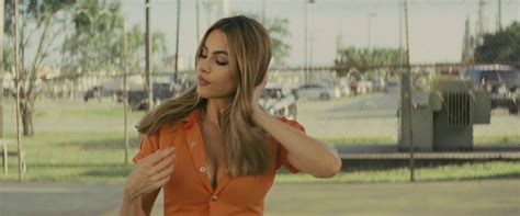 Naked Sofia Vergara In Hot Pursuit