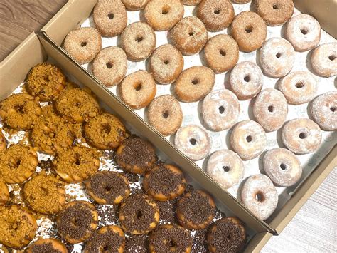 Bundle 35x Pieces Of Inhouse Assorted Mini Donuts Bundle Loco Loco