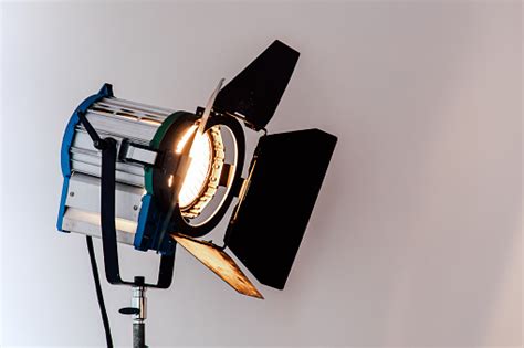 창의적인 프로젝트 중 스튜디오 설정을 위해 배치된 전문 조명 장비 0명에 대한 스톡 사진 및 기타 이미지 0명 공연 그림자 Istock