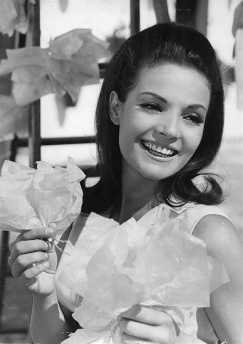 Lolita Flores Raphael Norma Duval Y Otros Famosos Lloran La Muerte De Carmen Sevilla