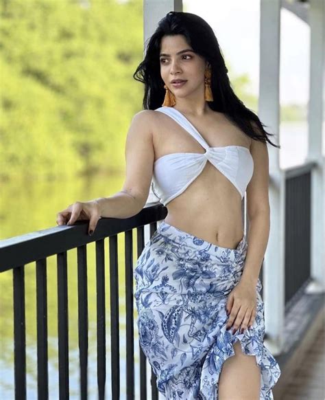 Divya Bharathi : r/BeautifulIndianWomen