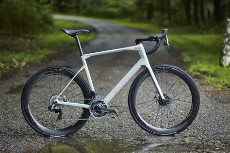 BMC Roadmachine Review - BMC Road Bikes 2019