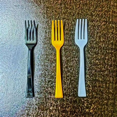 Plastic Fork For Party Supplies Size 6 Inch At Rs 0 70 Piece In New Delhi Id 23955699112