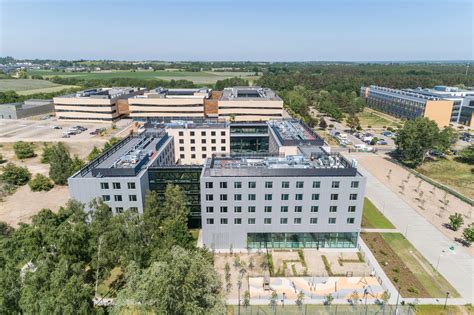 Akademik Z Si Owni Minimarketem I Boiskami Zobacz Zdj Cia Nowego