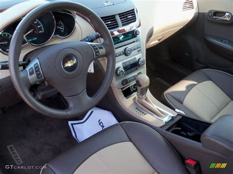 2011 Chevrolet Malibu Interior