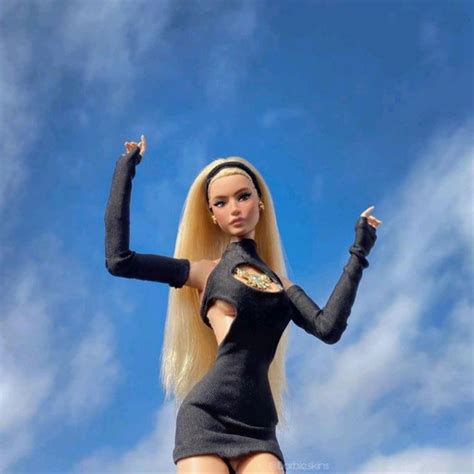 Barbie Aesthetic Pfp In 2023 Barbie Celebrity Barbie Dress Fashion