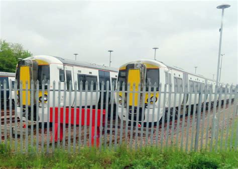 Class 379s 379013 And 379024 British Rail Class 379 25kv Flickr