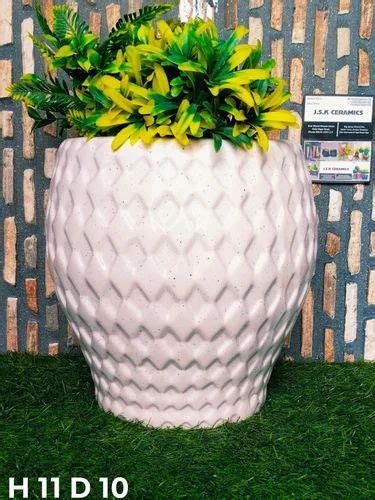 Designer Bulf Shape Ceramic Pot For Industrial Use At ₹ 350 Piece In Khurja
