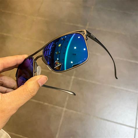 Oakley Holbrook Titanium Matte Gunmetal Prizm Sapphire Polarized