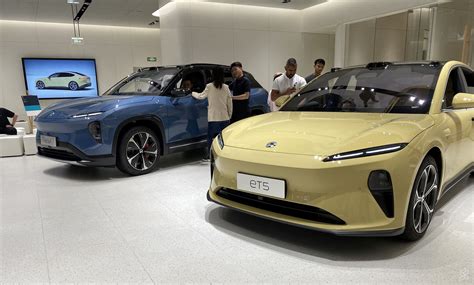 Chinese Ev Maker Nio Introduced Its First Smartphone Looks Like A