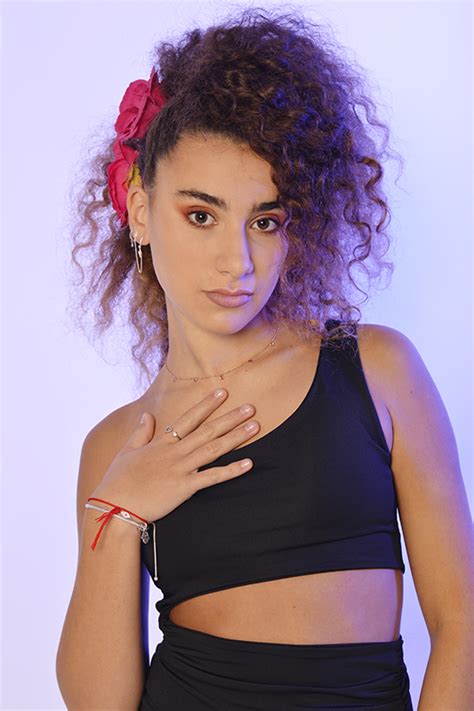 Savannah Model Folio