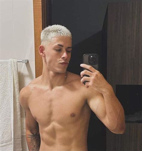 Pin De Peter Hermon Em Buzz Cut Fotos De Homens Garotos Sensuais