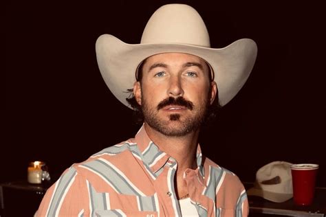 Carly Pearce Ends Speculation Confirms Romance With Drummer Bc Taylor