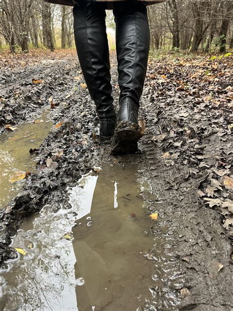 Lick R Bootfetish