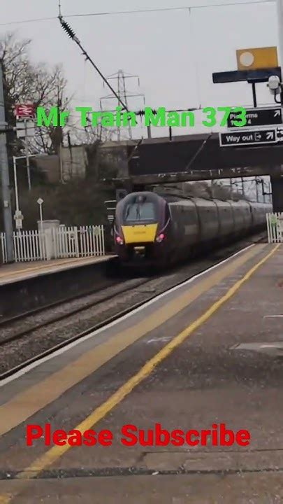 10 Coach Class 222 Passing Through Harlington By Mr Train Man 373 Youtube