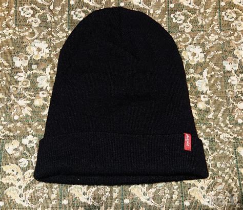 Levis в Шапки в гр. Велико Търново - ID38633001 — Bazar.bg