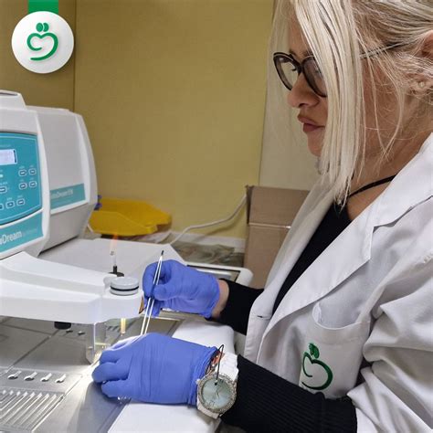 Проф д р Николай Хаджиолов д м н началник на Отделение по клинична патология Нашият екип е