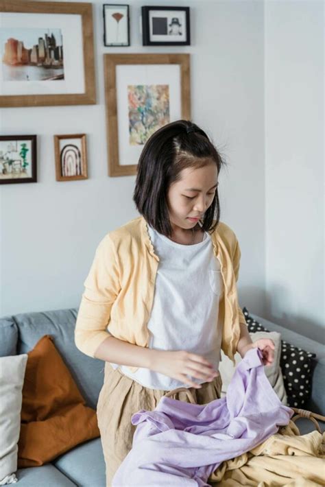 closet declutter checklist 17 things to get rid of in your closet