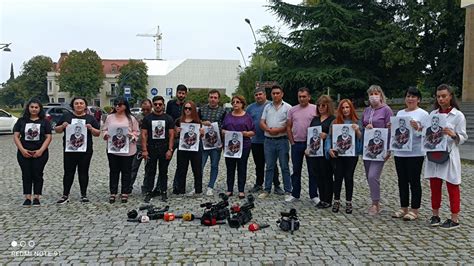 თელავში ჟურნალისტებმა საპროტესტო აქცია გამართეს Knews Ge