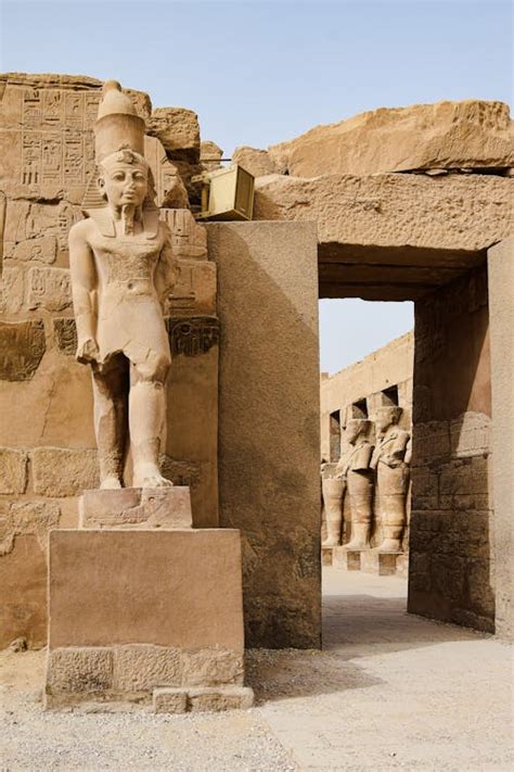 건축 건축가 경치 고고학 고고학 유적지 고대 건축 고대 문명 고대의 과거 문명 관광 기념물 기둥 단단히 짜여 하나로 되어 있는 돌 조각 동상