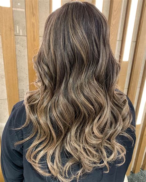 34 Striking Light Brown Hair With Blonde Highlights To Try