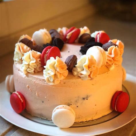 سفارش كيك تولد آنلاينالوكيك ميريم براى يه آنباكسينگ جذاب 🤪 بنظرم