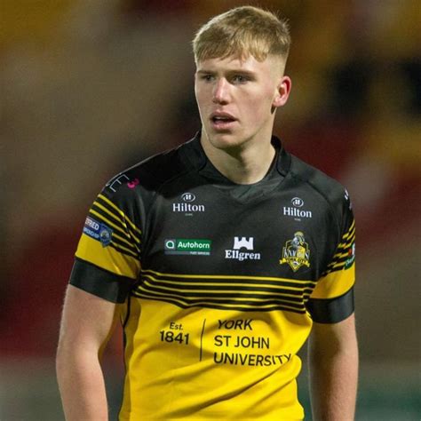 Warren Leaves Knights For Rhinos