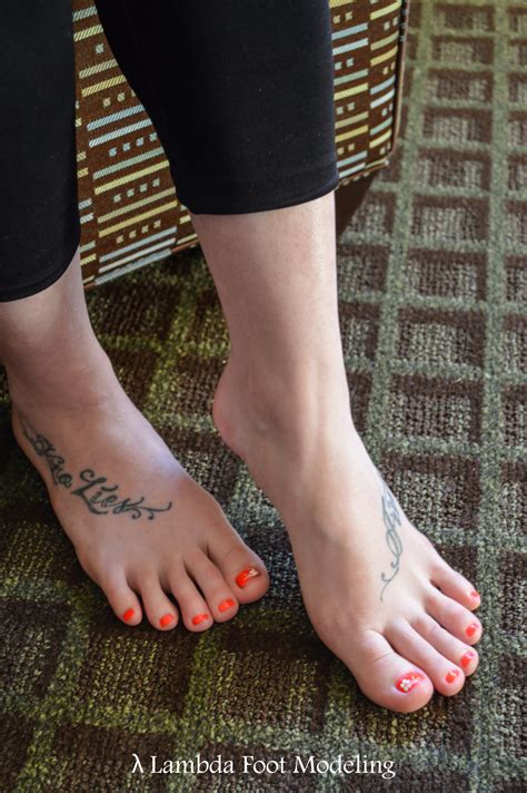 Krista R Set λ Lambda Foot Modeling